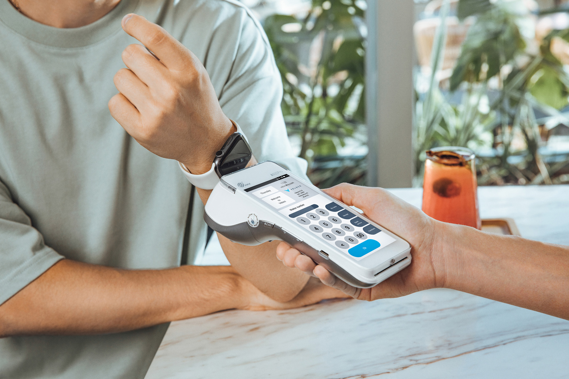 Why Your Restaurant Needs a Mobile POS | Maitre'D